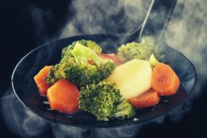 8 Benefits of Steaming Food That You Should Know